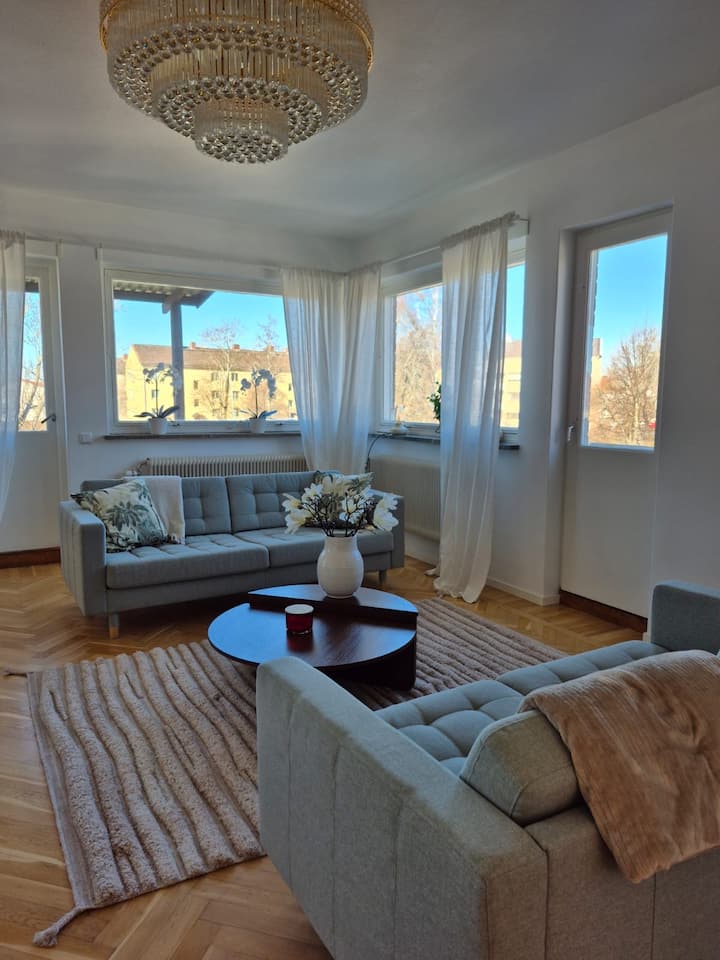 Rymlig Lägenhet Med Tre Sovrum Centralt ÖRebro - Örebro