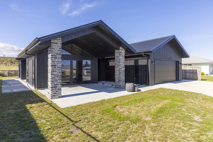 Modern Luxury Stay - Taupō