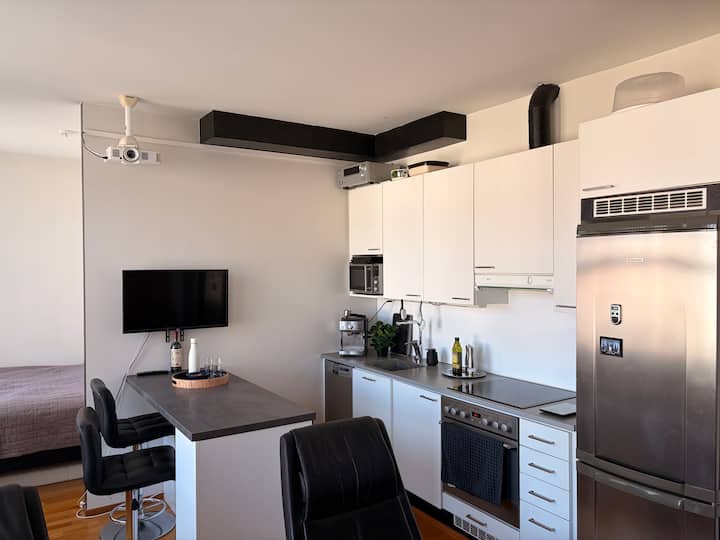 Loft-style Home: Sauna, Gym, Great Transport - Helsinki