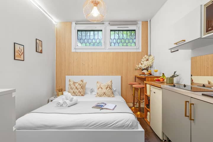 Chic Studio Near Champs-élysées & Eiffel Tower - Paris