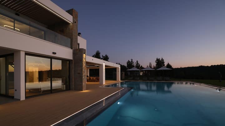 Sani Chateau - 哈爾基季基州