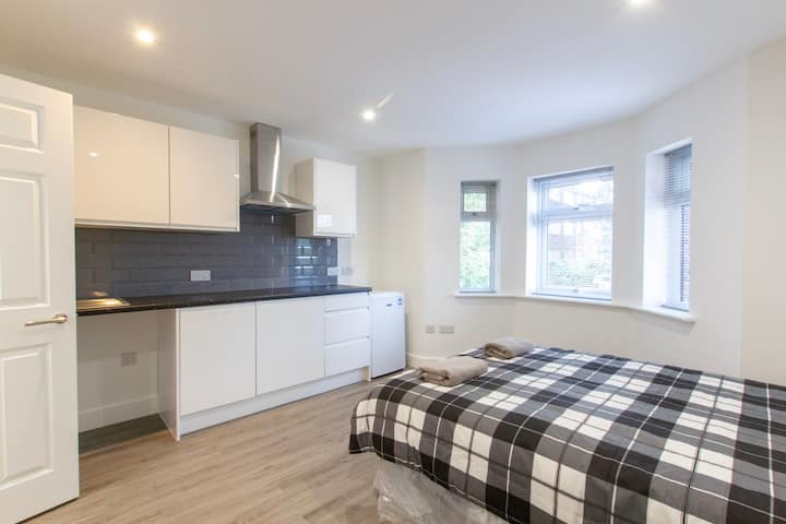 Radstock Road - Room 2b - Southampton