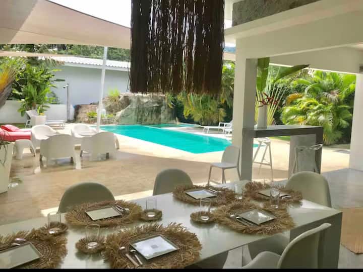 Modern 3 Bedroom Villa With Large Pool & Jacuzzi - Thailand