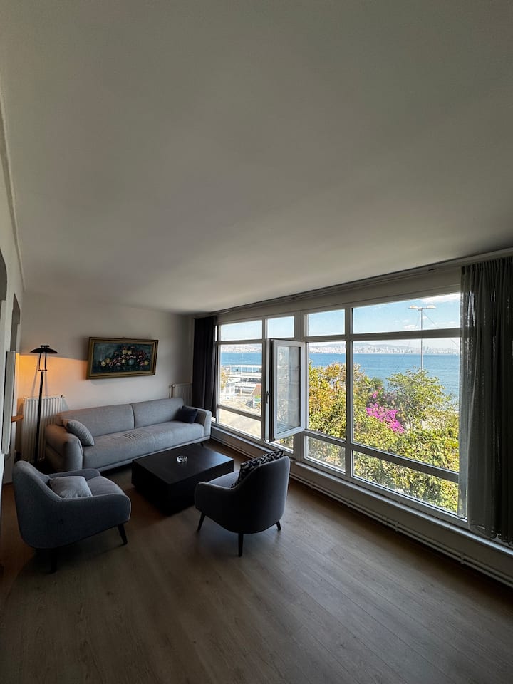 Yalı Dairesi Denize Sıfır.huzurlu Ve Güvenilir - Adalar