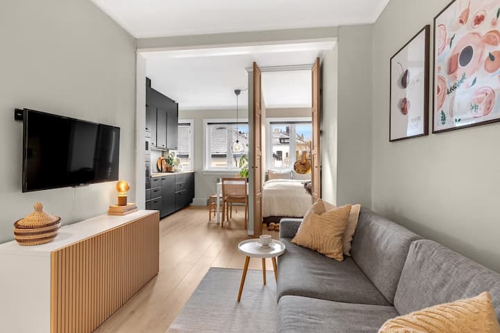 Sjarmerende Leilighet Midt På Attraktive Bislett! - Oslo