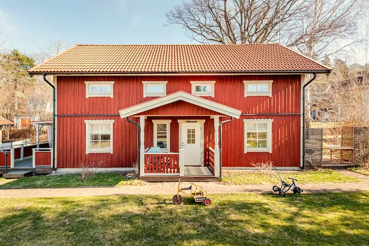 Familjevilla Med Bastu | 3 Minuter Till Badplats - Stockholm