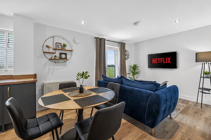 Deluxe Bedford Apartment~two Bathroom~free Parking - Bedford