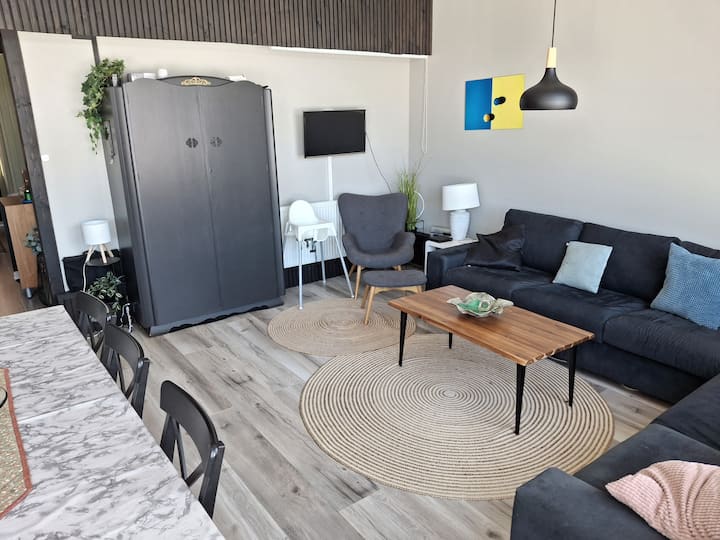 Spacious 4br Cottage W/ Hot Tub | Near Húsafell - Islande