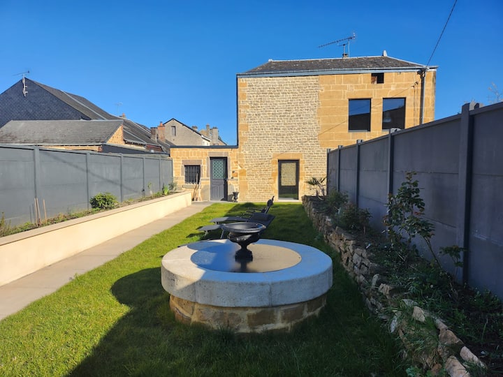 L'atypique : Piscine Chauffée - Espaces Insolites - Sedan