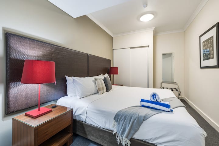 Skyline Tropical Oasis | Pool | Kingbed | Balcony - Darwin