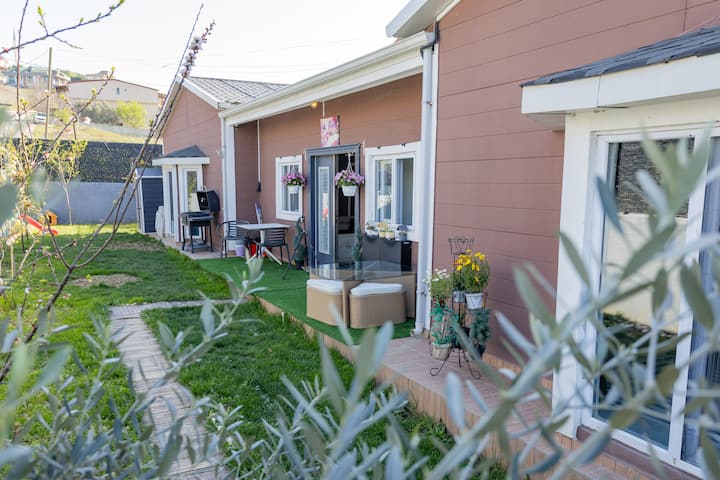 Family Villa : 4br 3ba | Garden | Digital Studio - Sahil