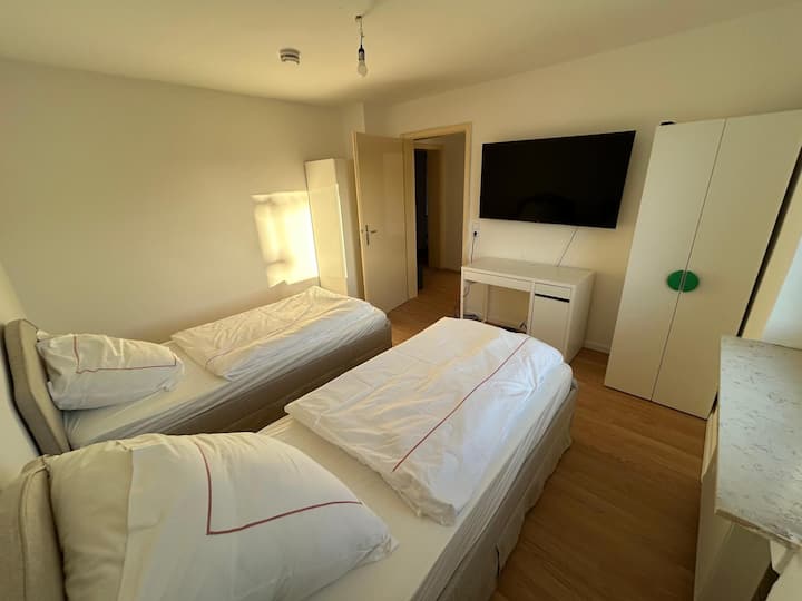 For Workers In Kötz/günzburg: 4 Beds | A8 | Garage - Günzburg