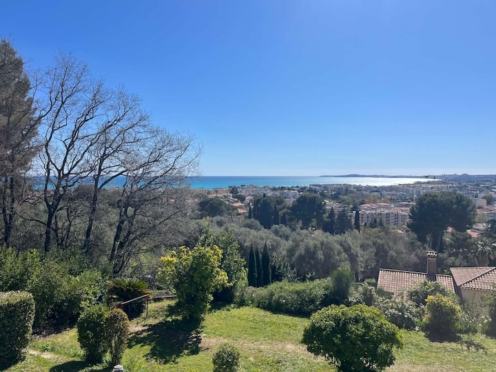 Haut De Villa Plein Sud, Terrasse Et Stationnement - Cagnes-sur-Mer