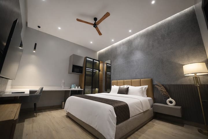 Eine Boutique-villa With Private Terrace Near Taj - Agra