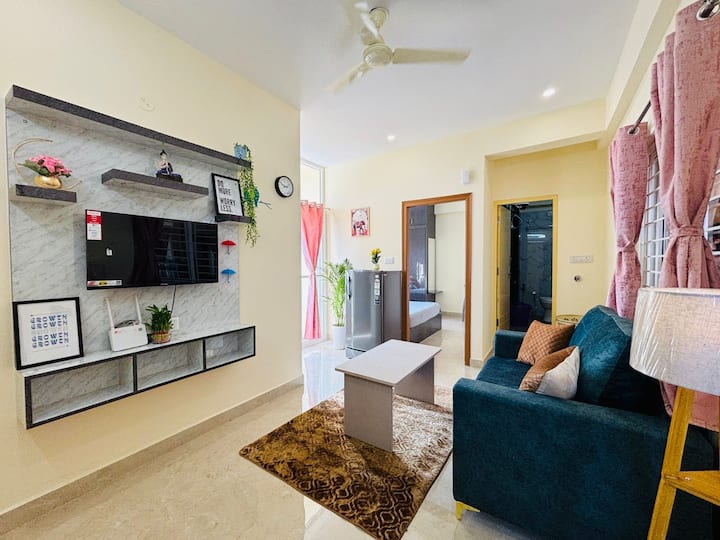 Chic 1bhk Retreat Perfect For Couples & Work Trips - Bengaluru