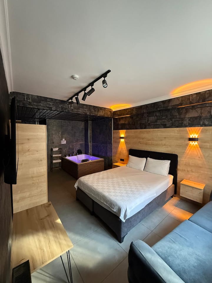 Merkezi Konum Jakuzili Daire  Barlar Sokağı Yakını - Eskişehir