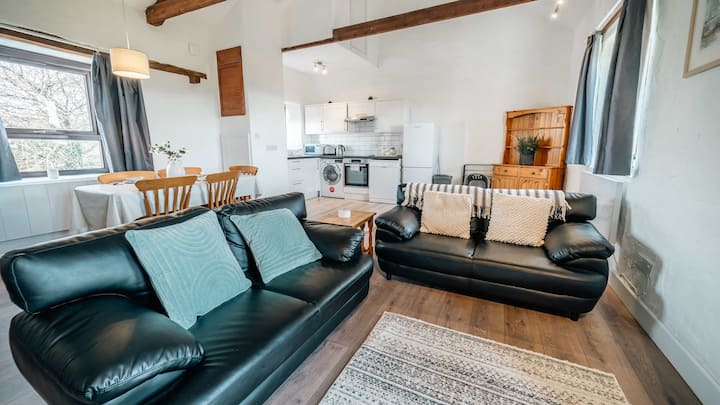 3 Neighbouring Holiday Cottages Nr Bude, Sleeps 14 - Bude