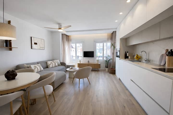 Bright & Quiet Design Penthouse | Newly Renovated - Alicante