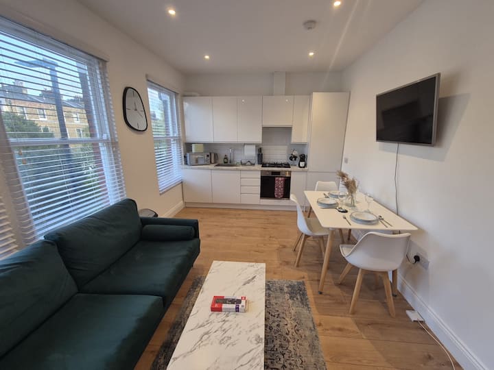 Cozy Duplex Penthouse Retreat In Kentish Town - Bow - London
