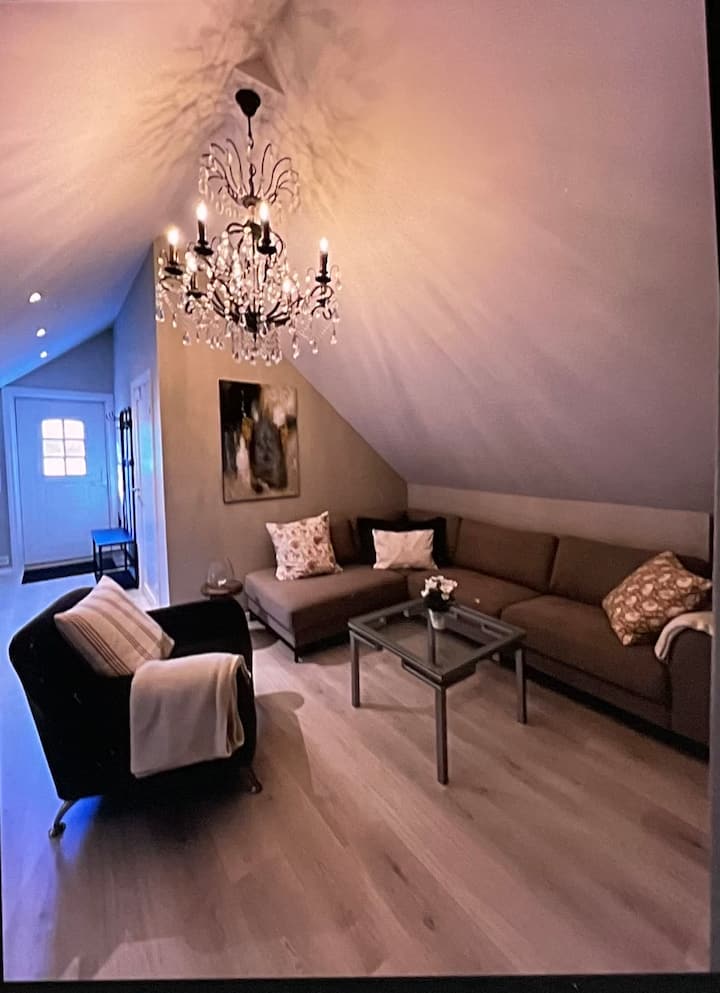 Nyrenovert Hybel 2 Etage Med 3 Soverom/8 Soveplass - Kristiansand