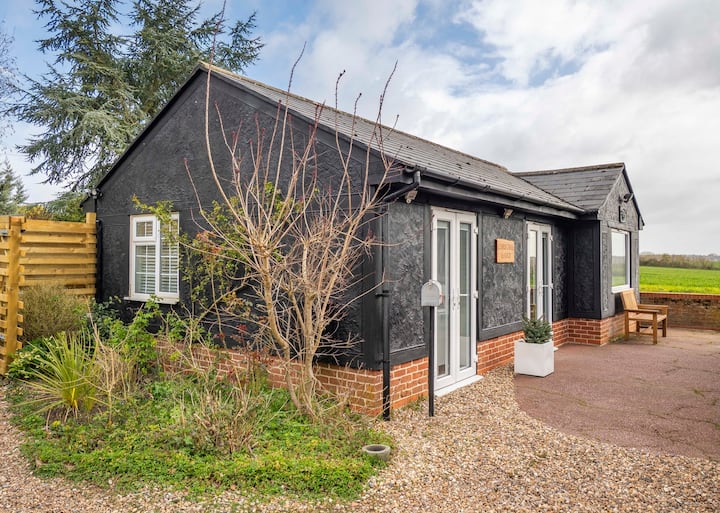 Countryside Lodge In Bulmer, Suffolk - Stanstead