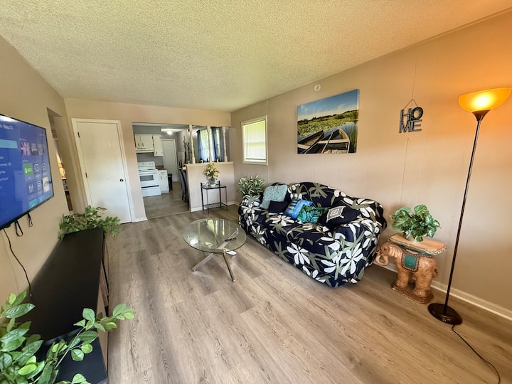 Spacious 2b1b Apt 10 Minutes To Downtown Kc - Independence, MO