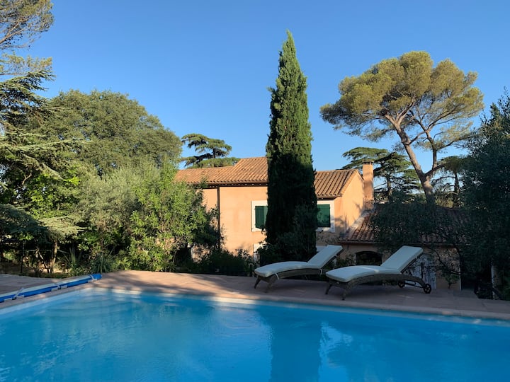 Mas Provençal Piscine 16 Personnes Proche Centre - France