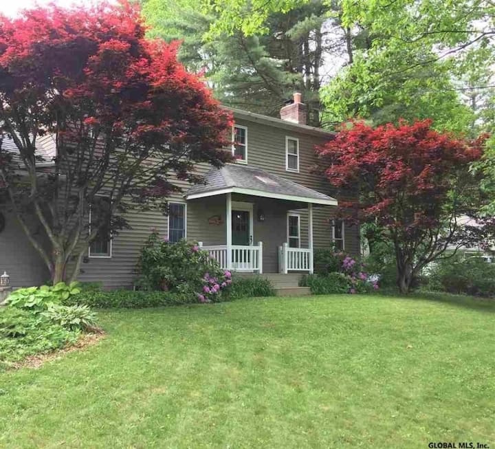 West Saratoga Manor - Saratoga Springs, NY