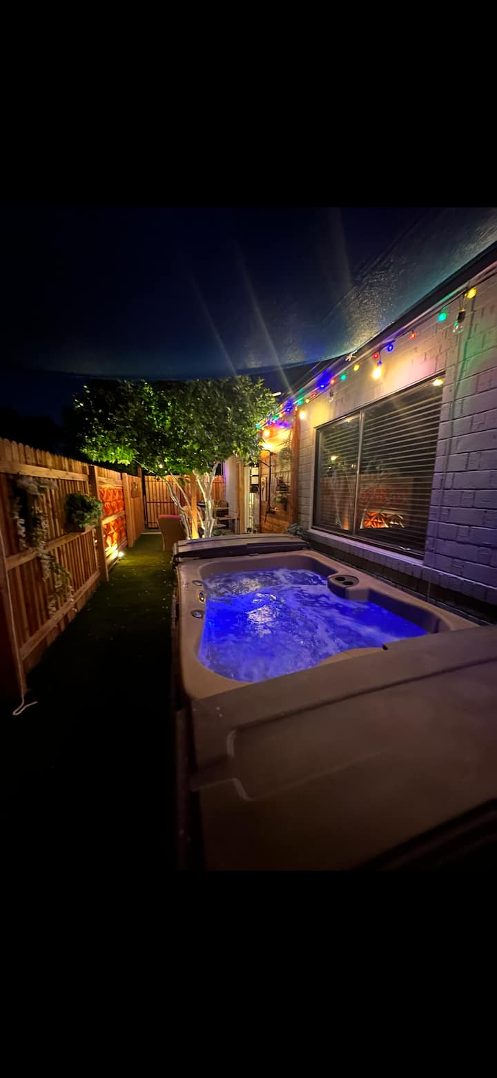 Sexy Hot Tub Vacation Home - Phoenix