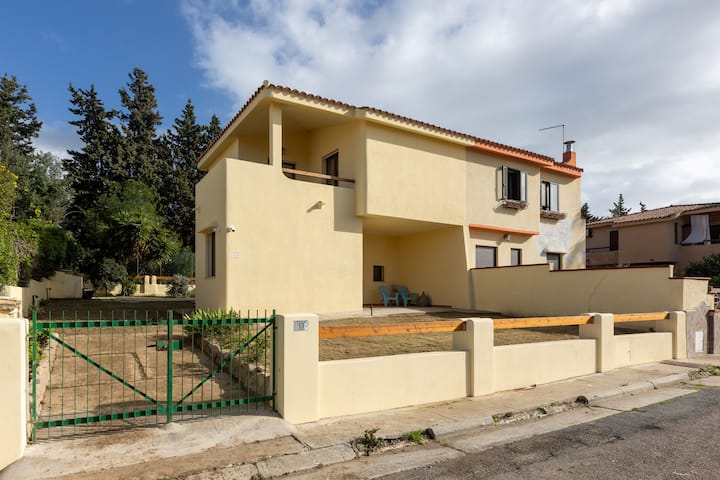 Guesthost - Mariposa Villa With Parking - Quartu Sant'Elena