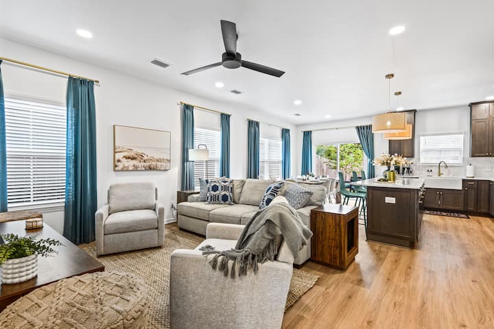 Heights House Upscale Retreat, Close To Dwntwn & B - Pensacola, FL