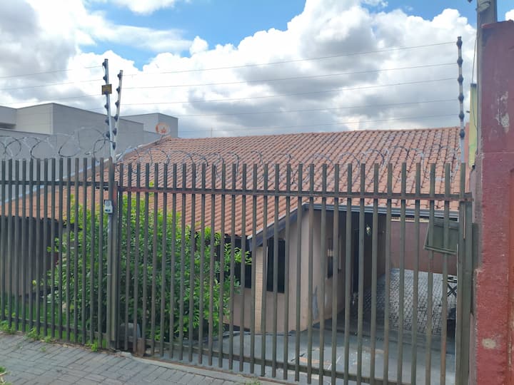Casa Confortável E Bem Localizada! - Londrina
