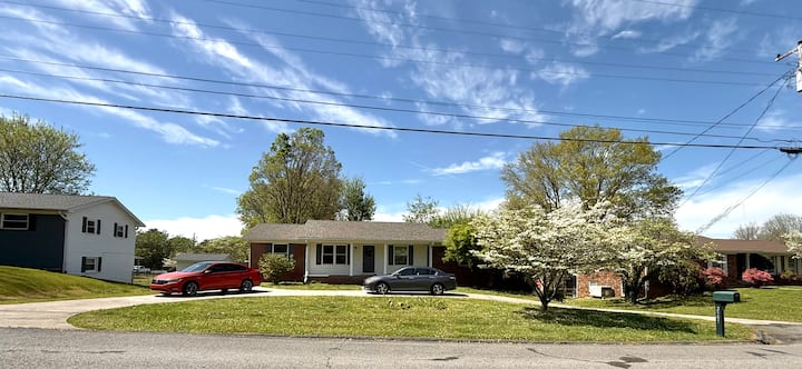 Cozy Home Near Everything | Great Location - Cleveland, TN