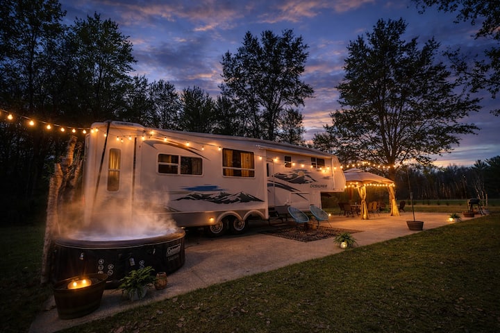 Stardust-a Dreamy Escape At Birch + Flame|hot Tub - Michigan