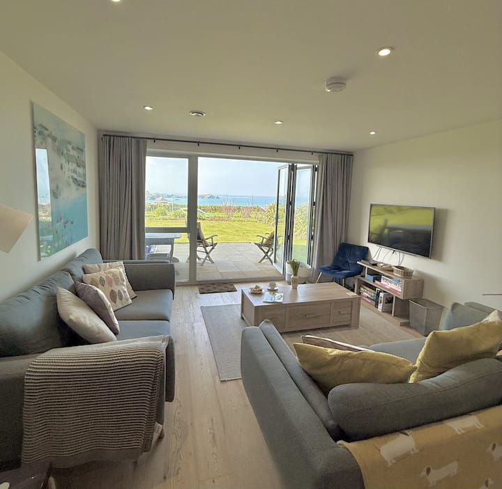 24 One Lusty Glaze - Newquay