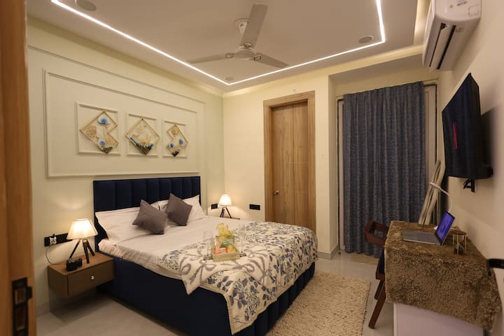 Stay With S&n Luxury 1bhk • Sector 45 Gurugram - 구르가온