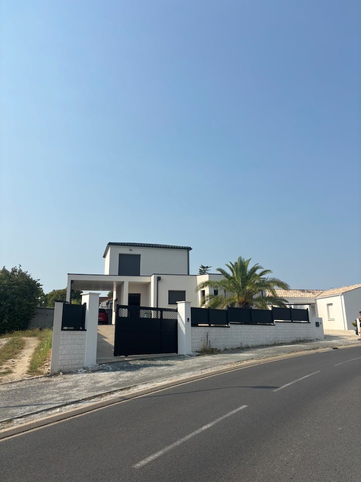 Maison Avec Piscine Proche Plage Et Commerces - Royan