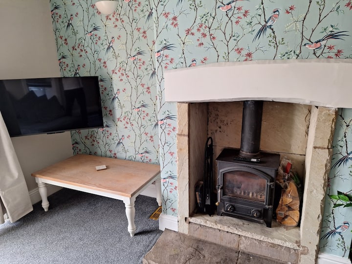 Fieldside Beautiful House With Decked Garden - Scarborough