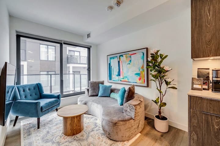 Trendy Bridgeland, New Condo, 90 Min Banff, Ac - Wilder Institute/Calgary Zoo