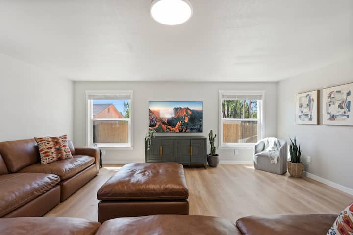Oak Haus | Group Stay W/ Fenced Yard & Game Room - Greeley, CO