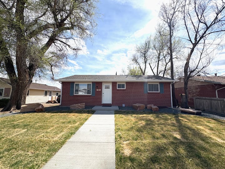 Oak Haus | Group Stay W/ Fenced Yard & Game Room - 格里利