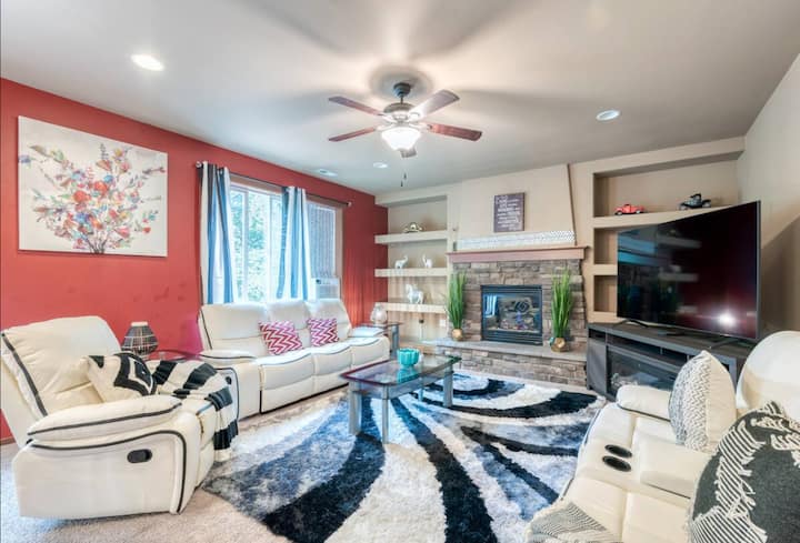 Cozy & Elegant Home 5br Home W Backyard Bbq Haven - Snohomish, WA