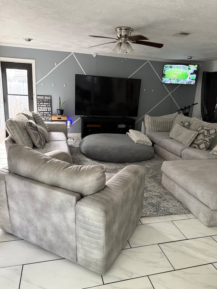 Cozy Home, Great Location! - Baytown, TX