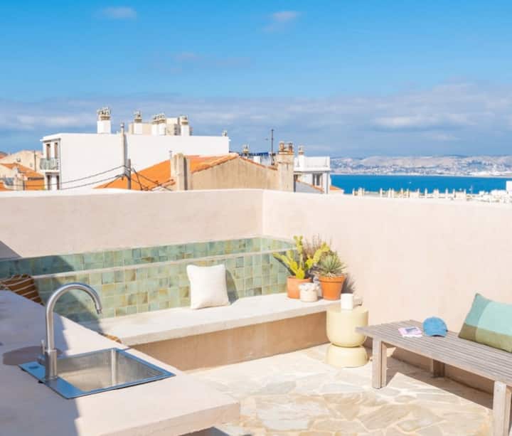 Maison D’architecte Avec Toit Terrasse Et Vue Mer - Marseille