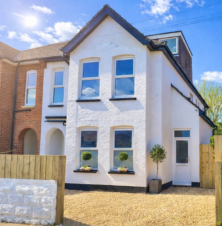 Six Bedroom Home Near Town And Beach - Pool Table - Bournemouth