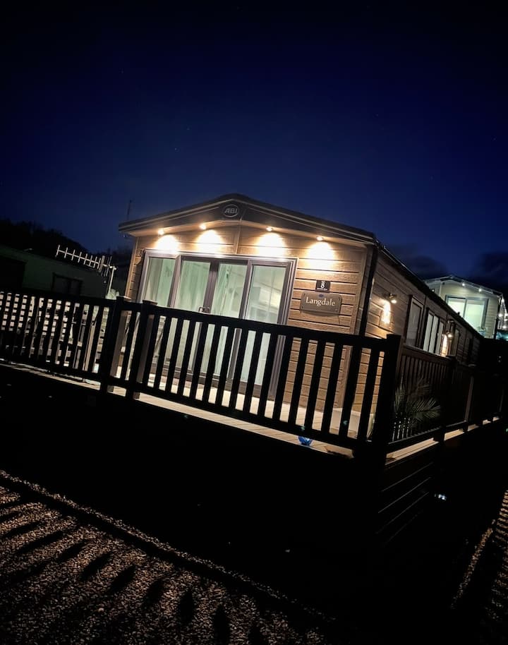 Lovely Caravan - Dunoon