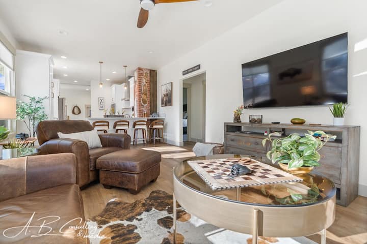 Romance + Relaxation In Downtown Loveland - Loveland, CO
