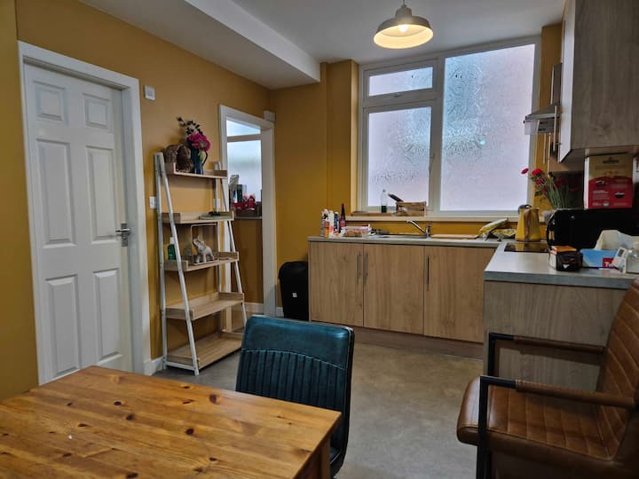 Two Bedroom Duplex, In The Town Centre - Southport