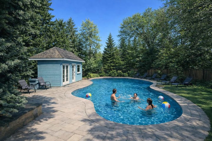 Poolhaus! 5 Bed | Playground + Pool - Toronto