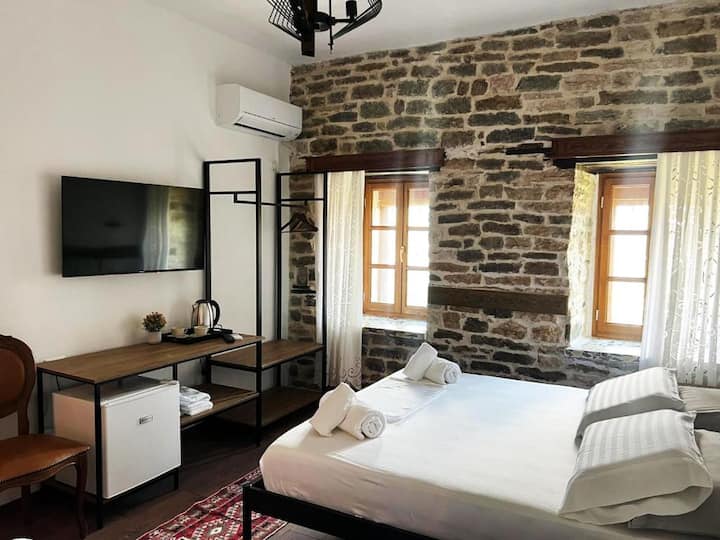 Traditional House | 4 Min To Old Bazaar And Castle - Albanien